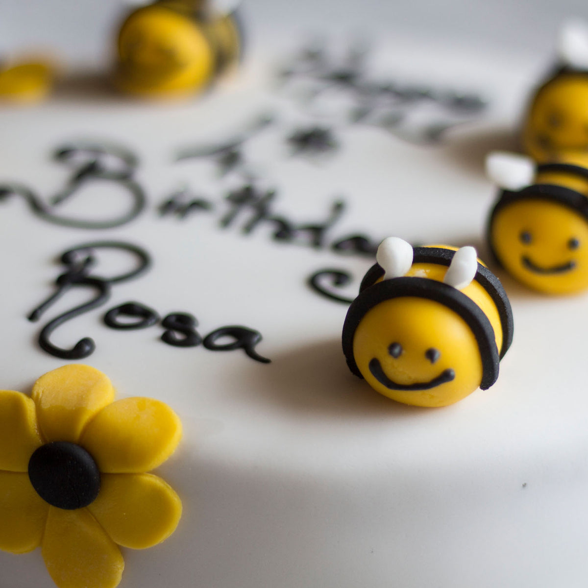 Bumble Bee Cake – Dunns Bakery