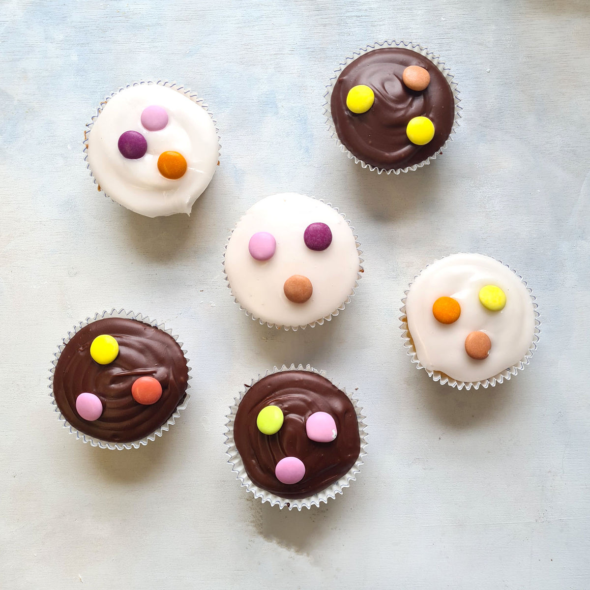 Iced cup cakes (box of 6) – Dunns Bakery